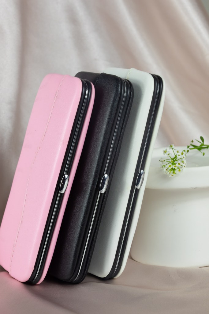 Tweezer Storage Case for Professionals – Secure & Stylish Design