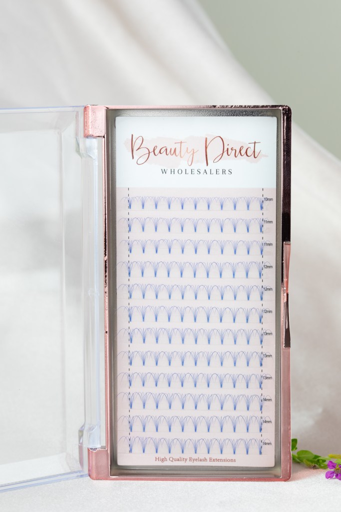 Vibrant 5D Blue Lash Extensions | Short Stem, 0.07 Thickness